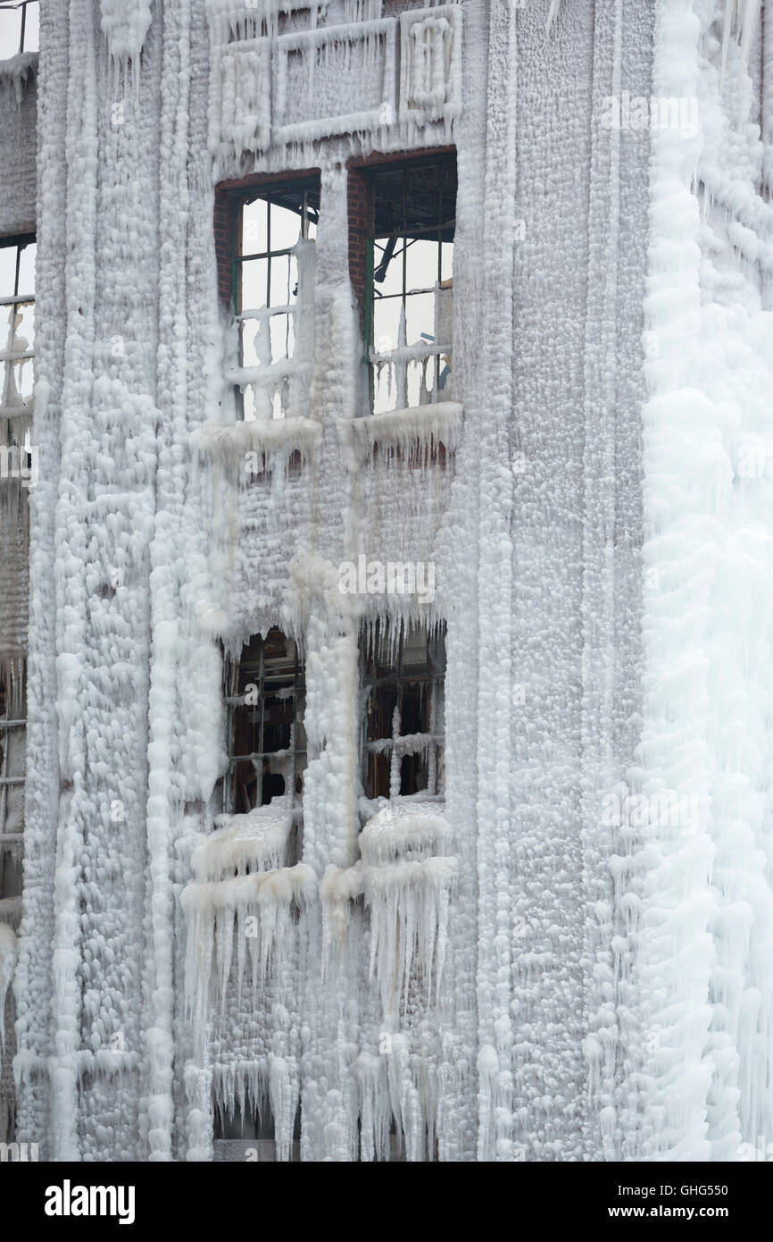 A Chicago warehouse fire in the middle of a cold winter left the ...