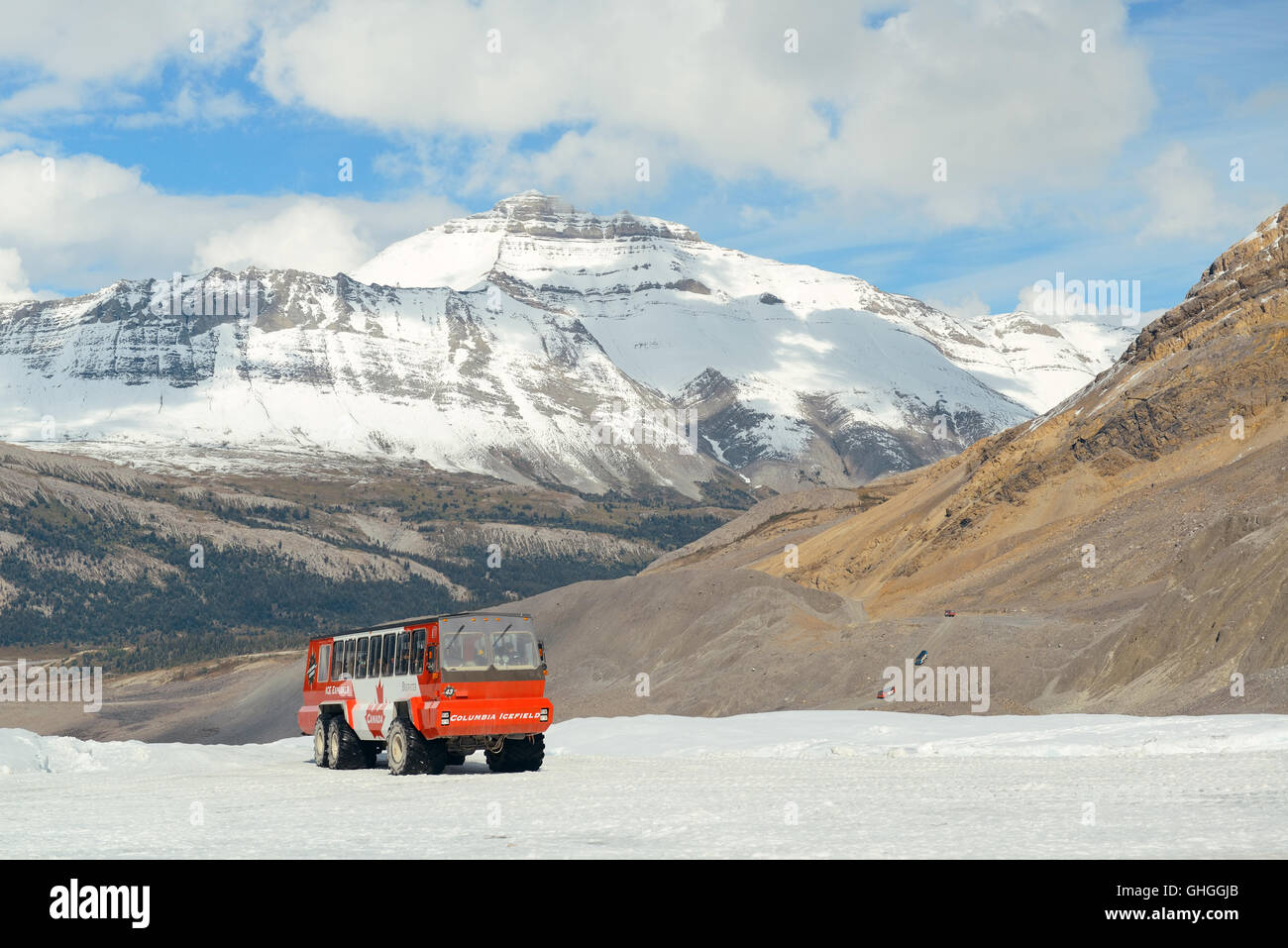Glacier ice explorer bus hi-res stock photography and images - Alamy