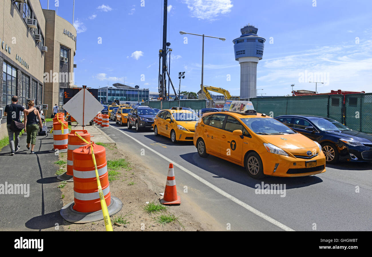 Traffic delays, road work and construction at LaGuardia Airport in New ...