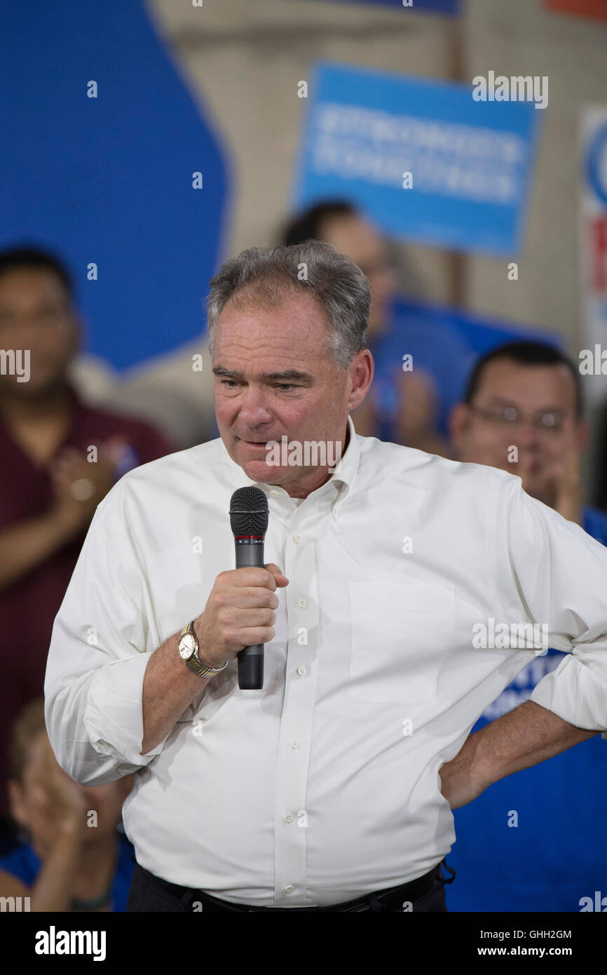 Democratic VP nominee Tim Kaine encourages volunteers at an Austin ...