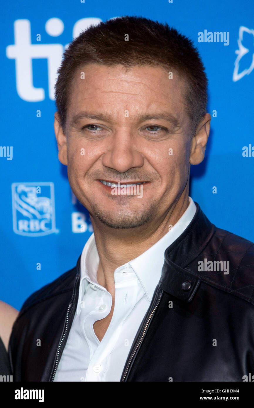 Toronto, Canada. 13th Sep, 2016. Actor Jeremy Renner attends the photo ...