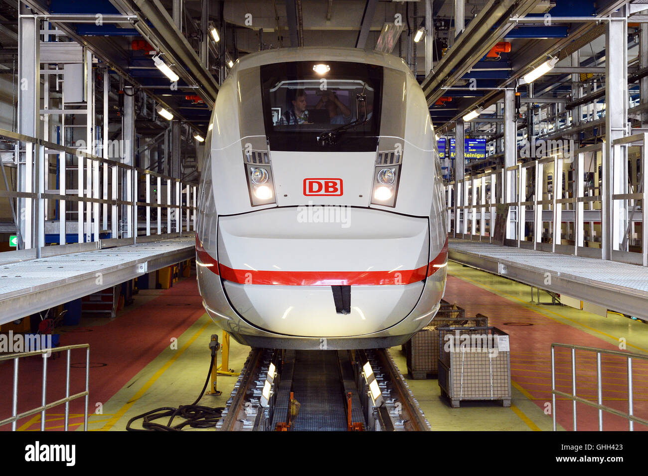 Berlin, Germany. 13th Sep, 2016. An ICE train of the fourth generation ...