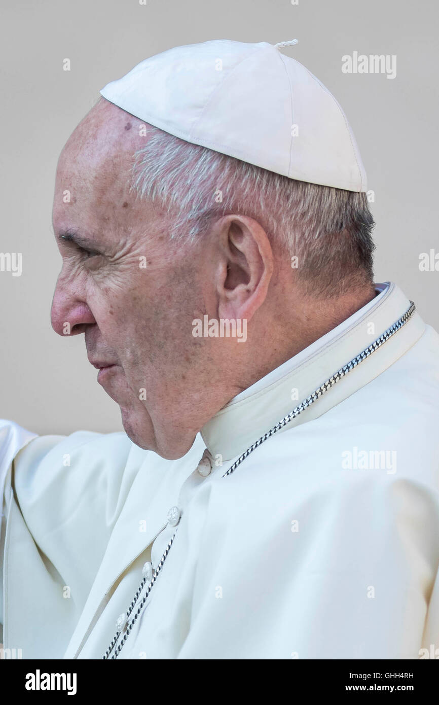 Vatican City, Vatican. 14th September, 2016. Pope Francis arrives to ...