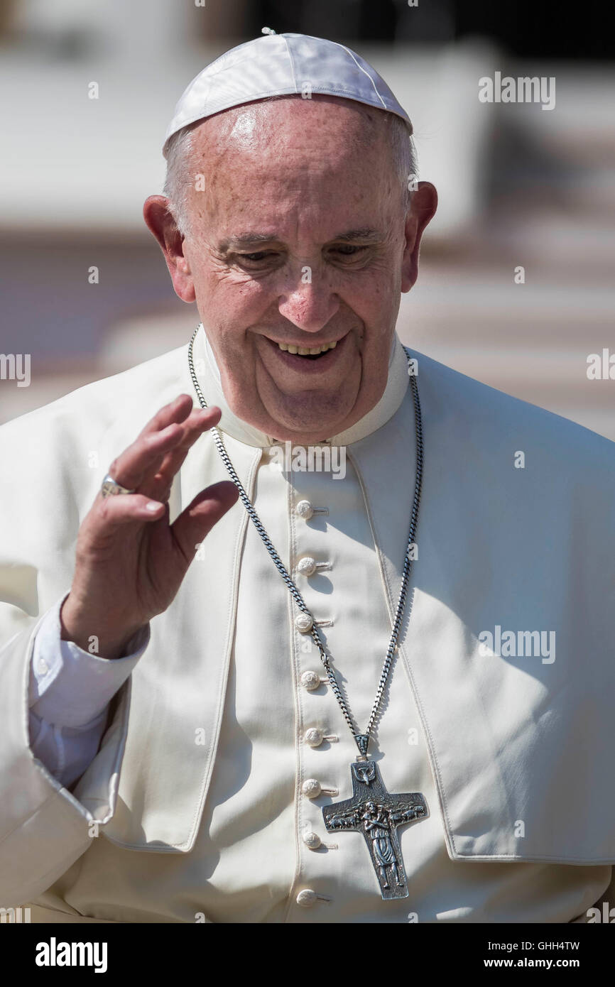 Vatican City, Vatican. 14th September, 2016. Pope Francis greets the ...