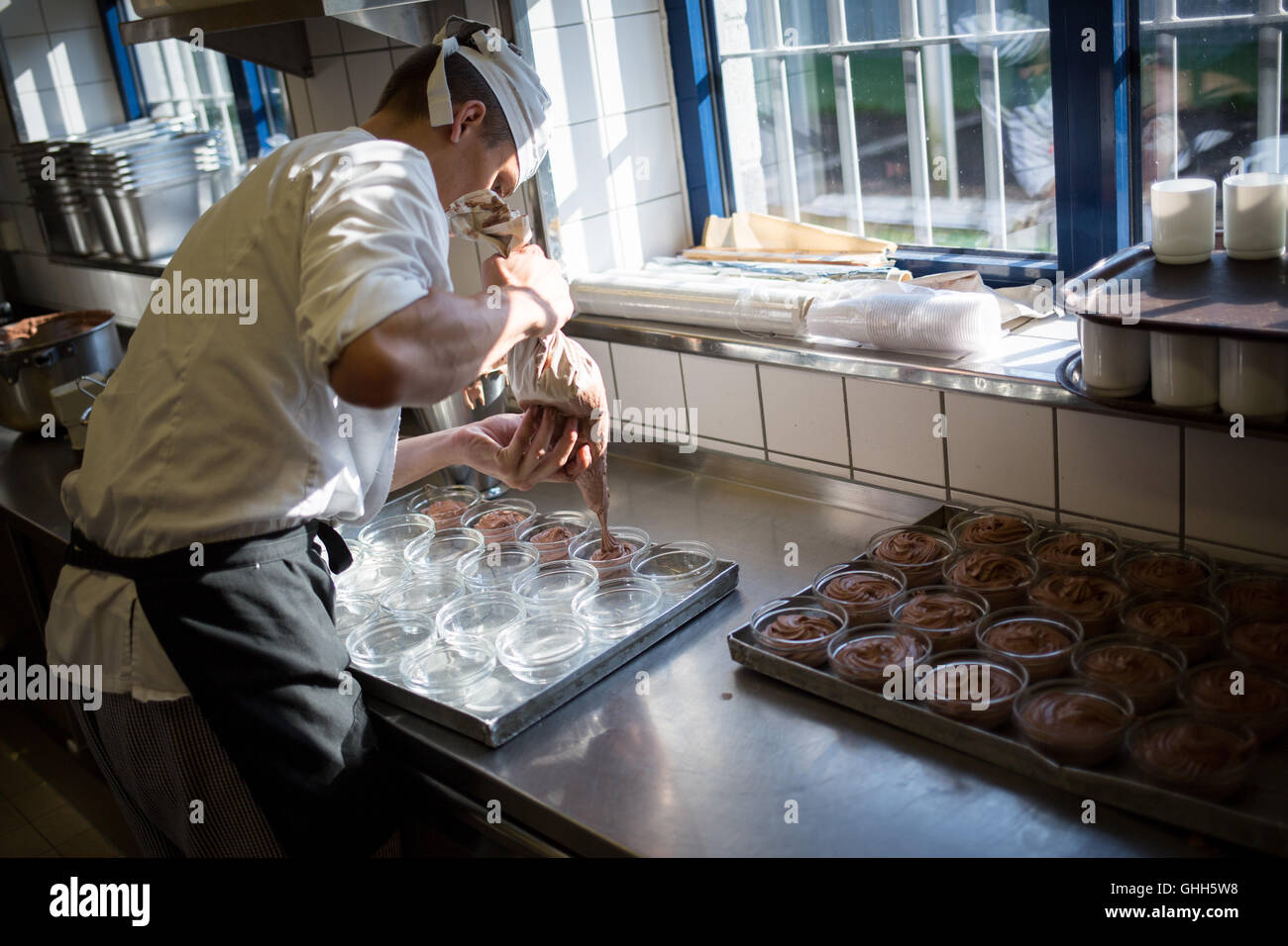 Prison kitchen training hi-res stock photography and images - Alamy
