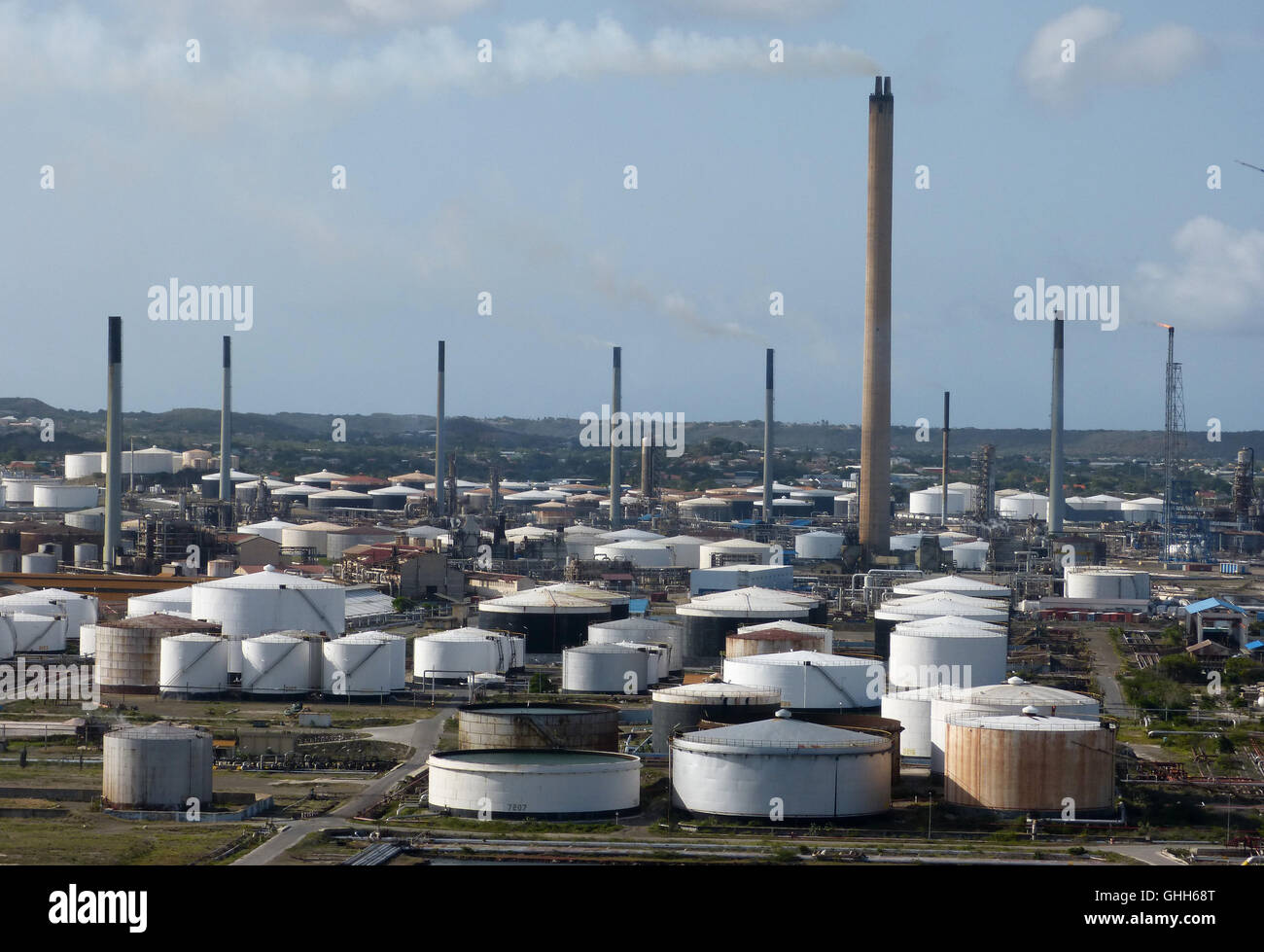Worlds largest oil refinery hi-res stock photography and images - Alamy