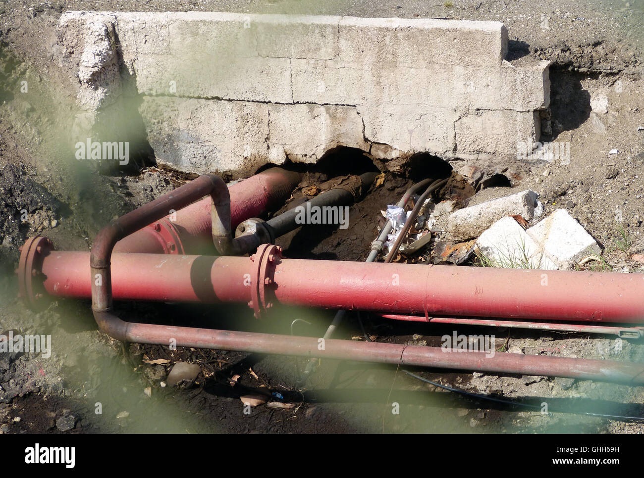 The isla oil refinery hi-res stock photography and images - Alamy