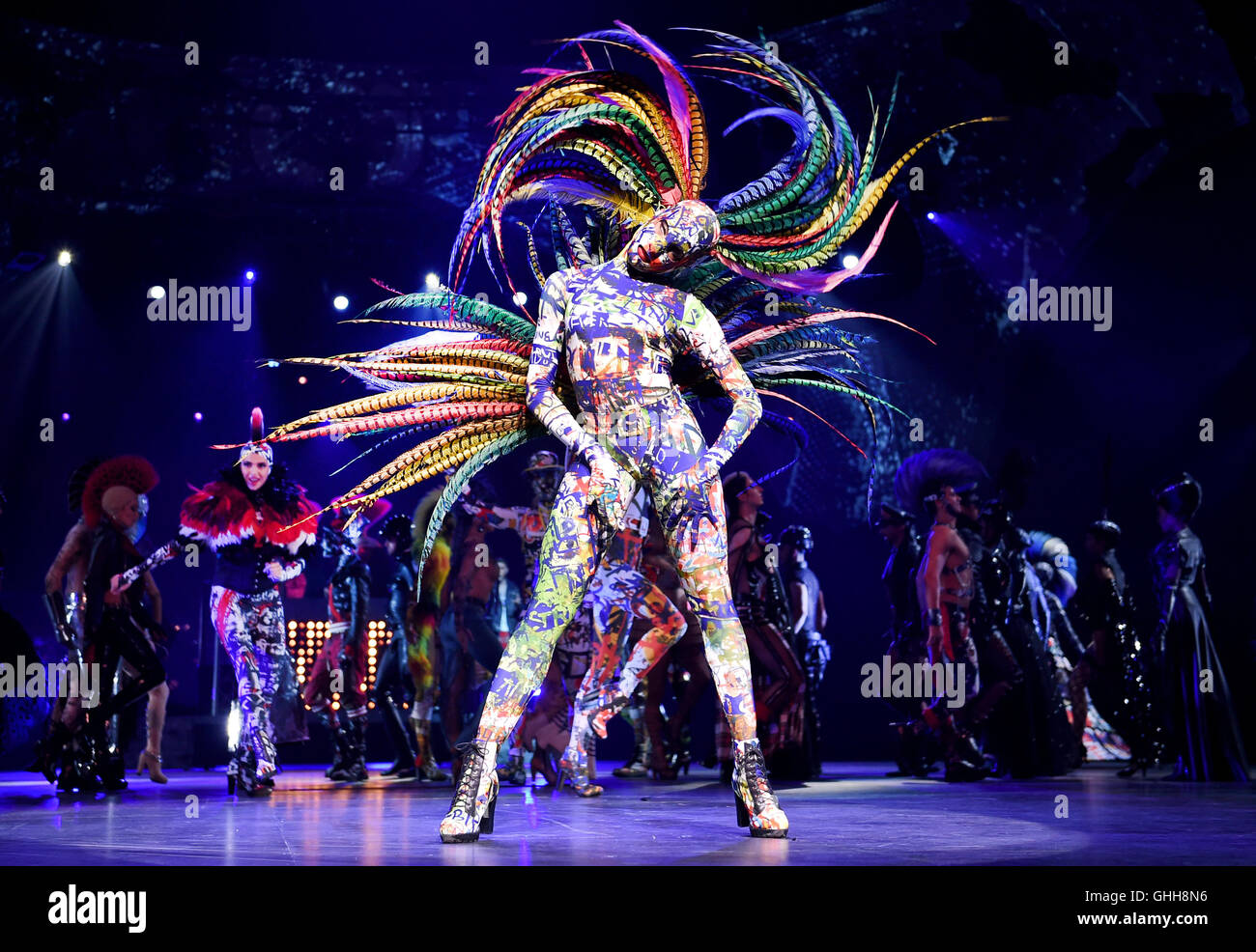 Berlin, Germany. 28th Sep, 2016. Dancers on stage during the photocall ...