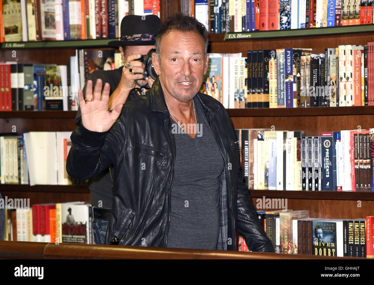 New York, NY, USA. 28th Sep, 2016. Bruce Springsteen at in-store ...