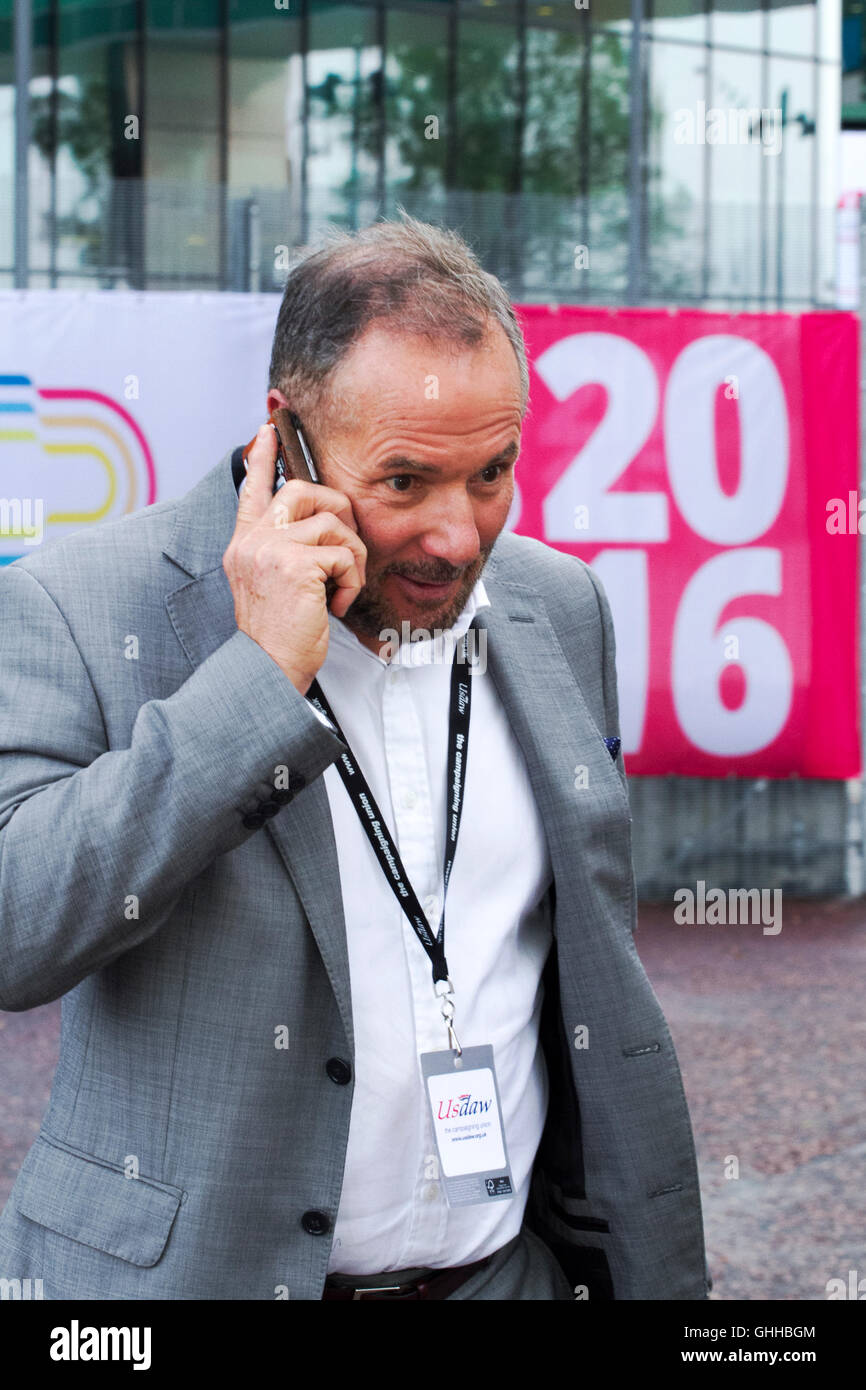 Labour council campaigners hi-res stock photography and images - Alamy