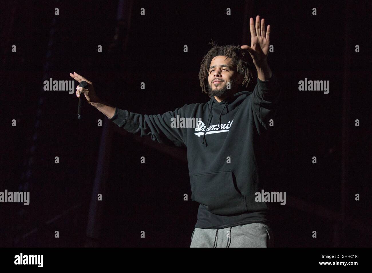 Jermaine cole hi-res stock photography and images - Alamy