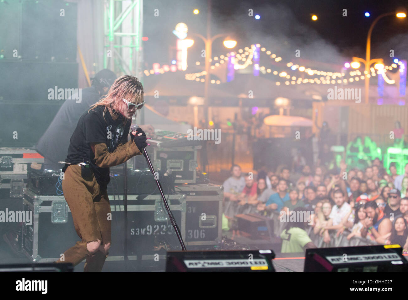 Las Vegas, Nevada, USA. 24th Sep, 2016. ETHAN KATH and EDITH FRANCES of ...