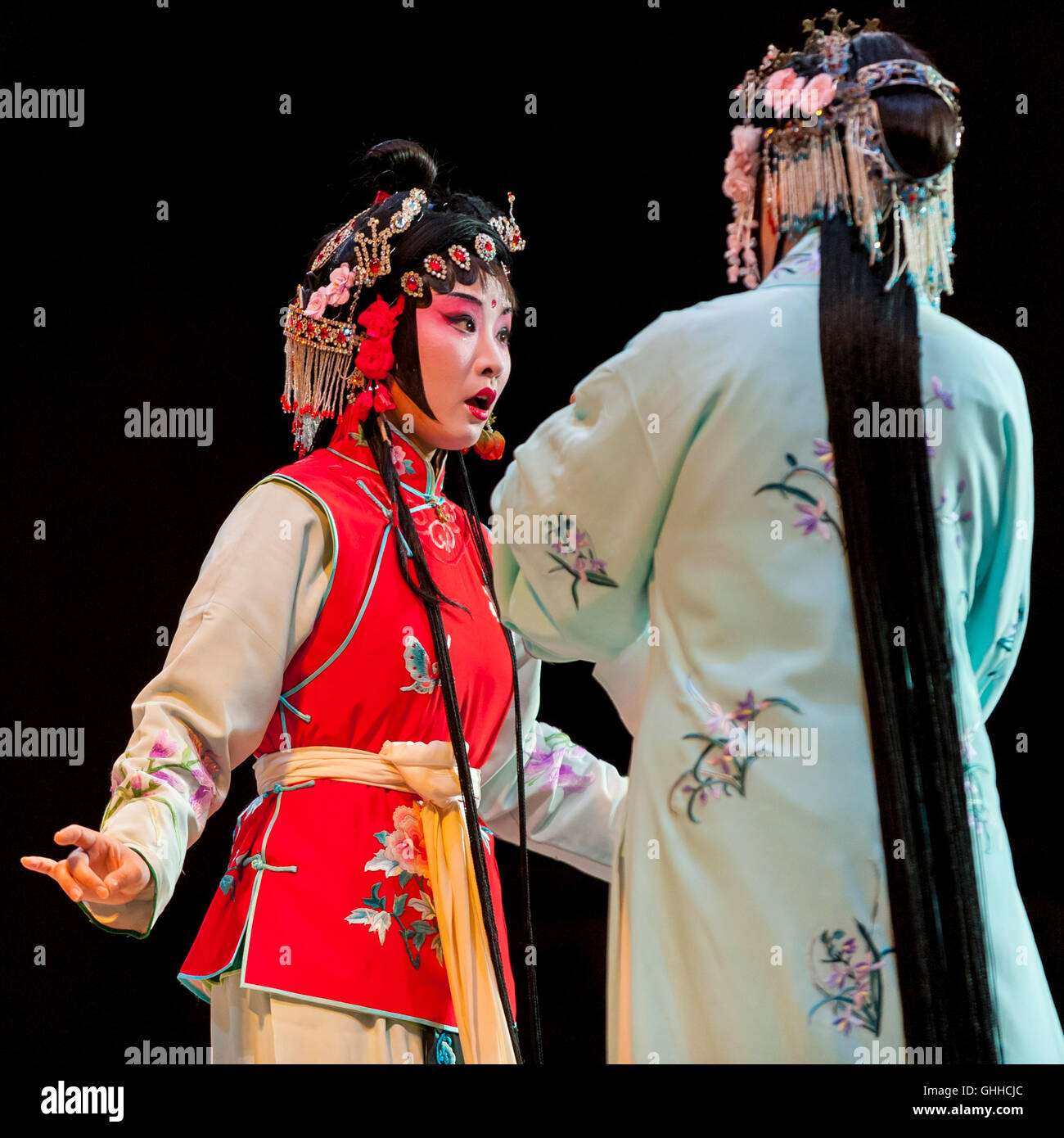 London, UK. 28 September 2016. Members of the SuZhou Kun Opera theatre ...