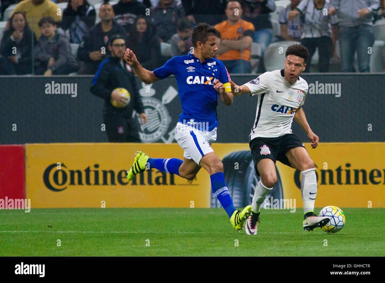 SÃO PAULO, SP - 28.09.2016: CORINTHIANS X CRUZEIRO - Marquinhos Gabriel ...