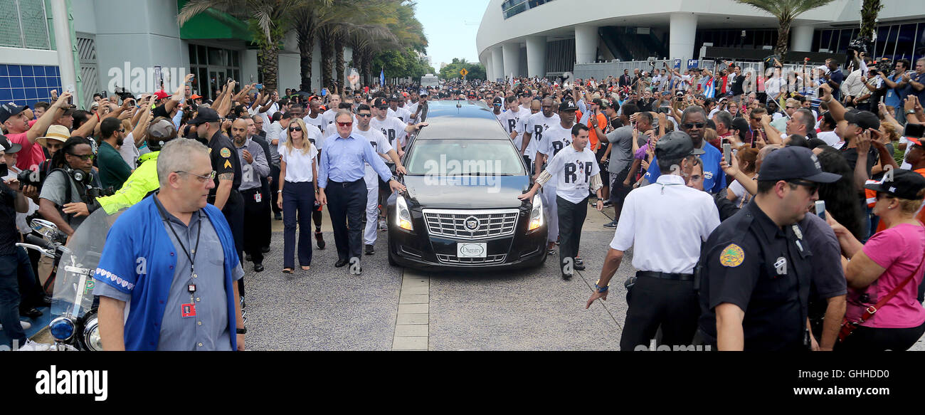 Miami, FL, USA. 28th Sep, 2016. Marlins owner Jeffrey Loria and ...