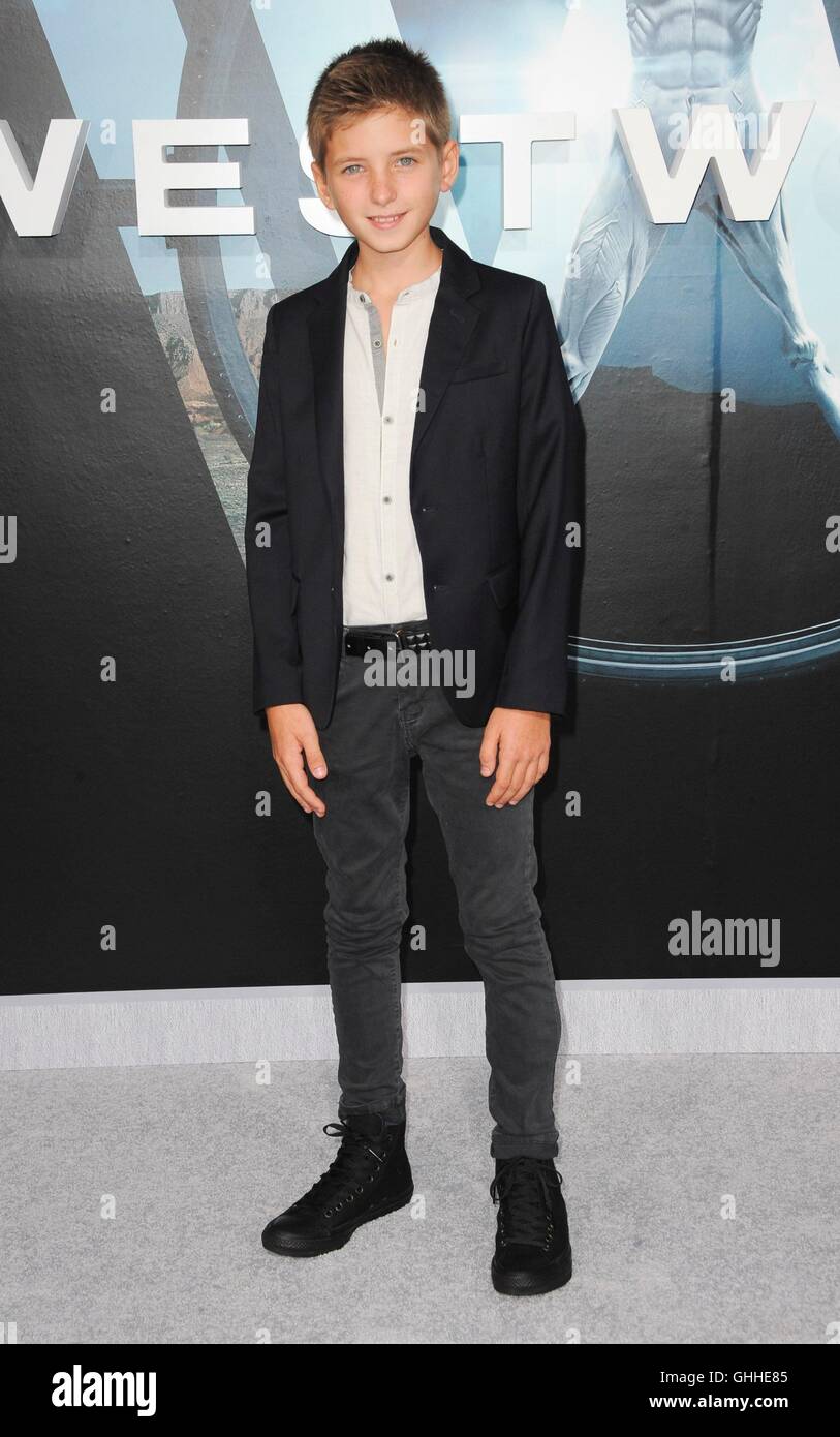 Los Angeles, CA, USA. 28th Sep, 2016. Oliver Bell at arrivals for ...