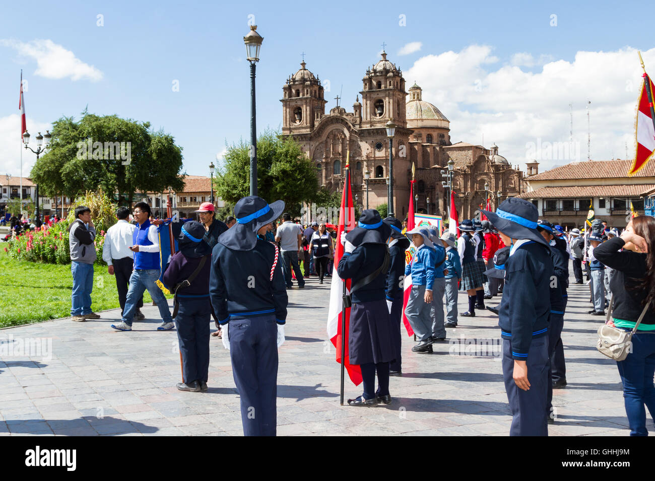 School uniform children peru hi-res stock photography and images - Alamy