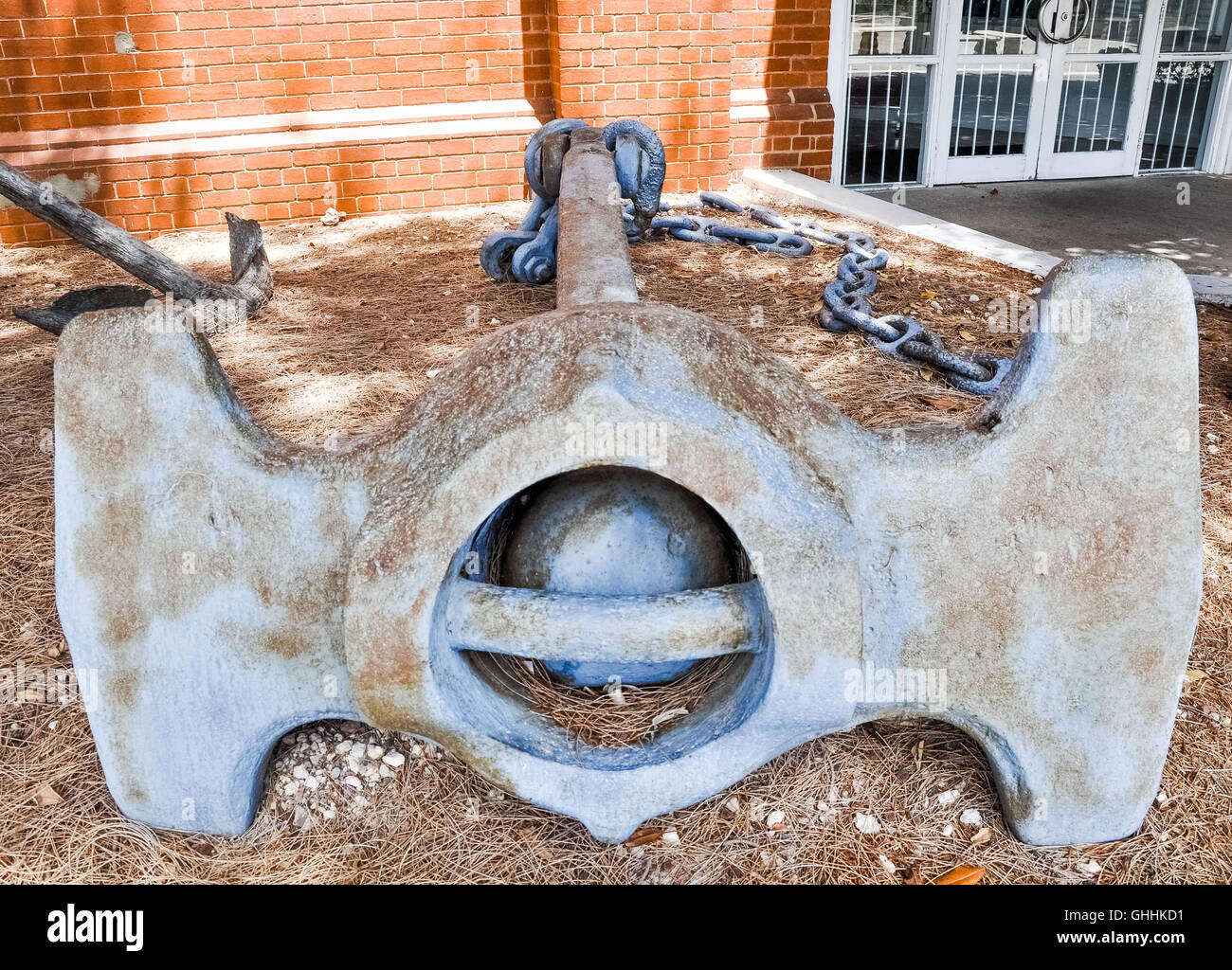 Huge ship chain hi-res stock photography and images - Alamy