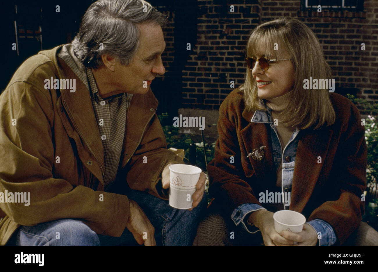 ALAN ALDA (Ted) and DIANE KEATON (Carol Lipton) Regie: Woody Allen ...