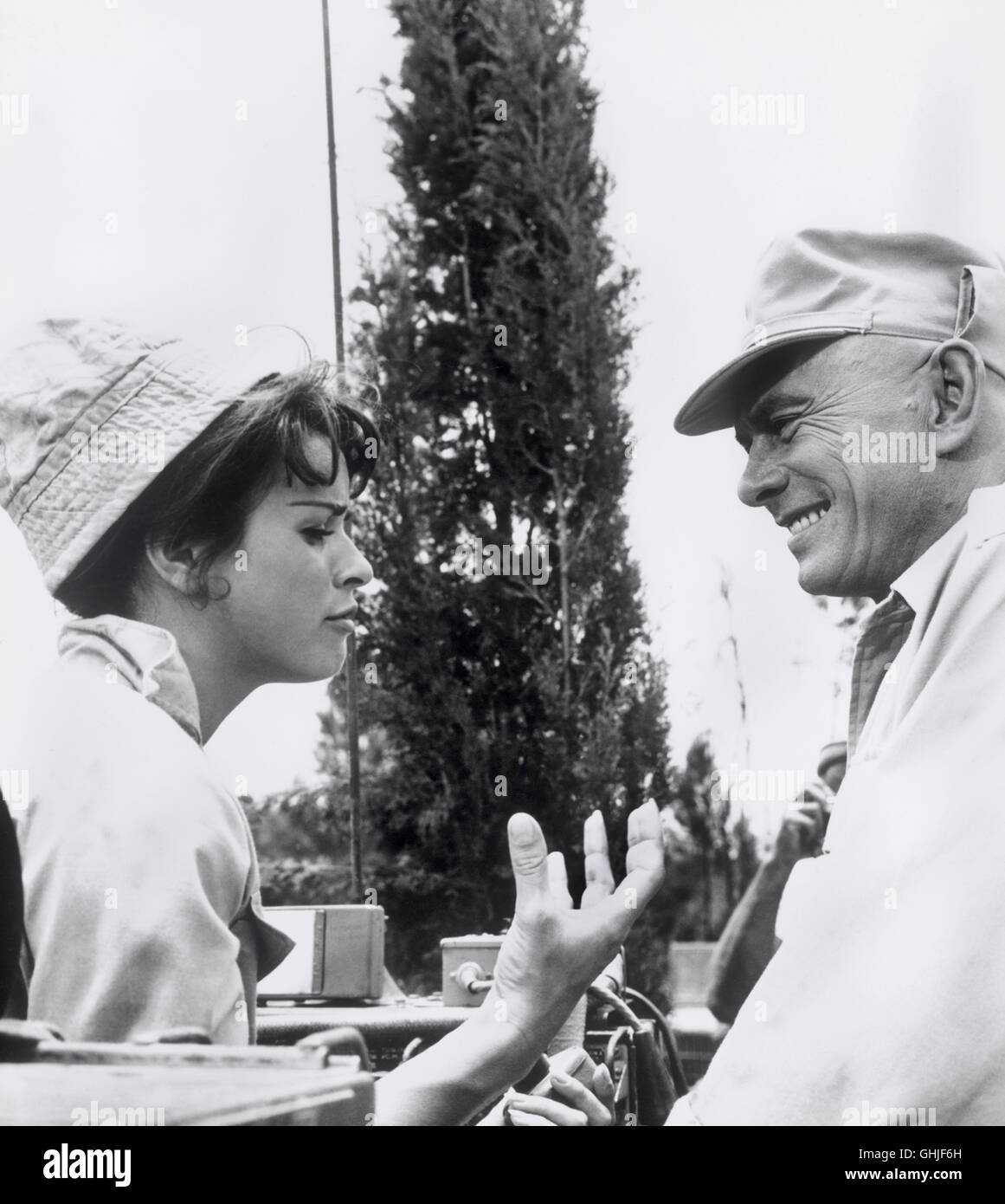 Cast a giant shadow hi-res stock photography and images - Alamy