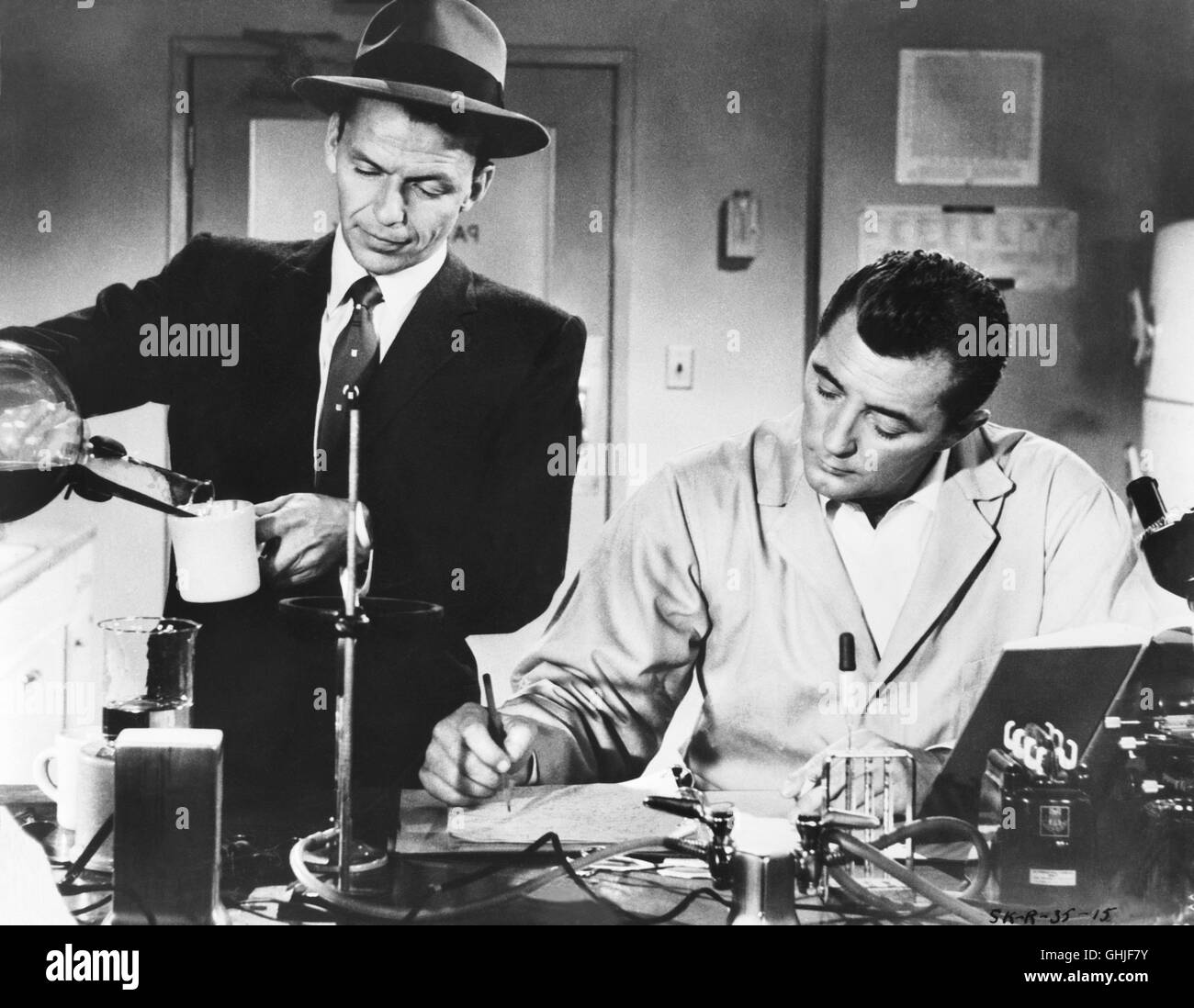 FRANK SINATRA (Alfred Boone), ROBERT MITCHUM (Lucas Marsh) Regie ...