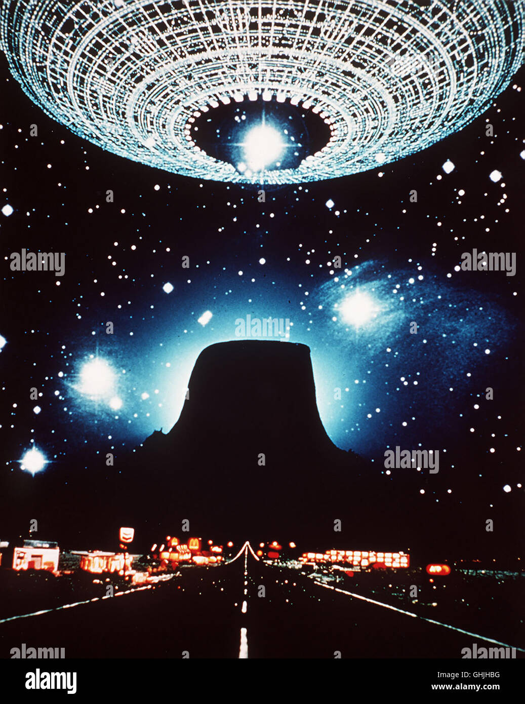 Nach einem Stromausfall entdeckt der Kraftwerksingenieur Roy Neary ein ...