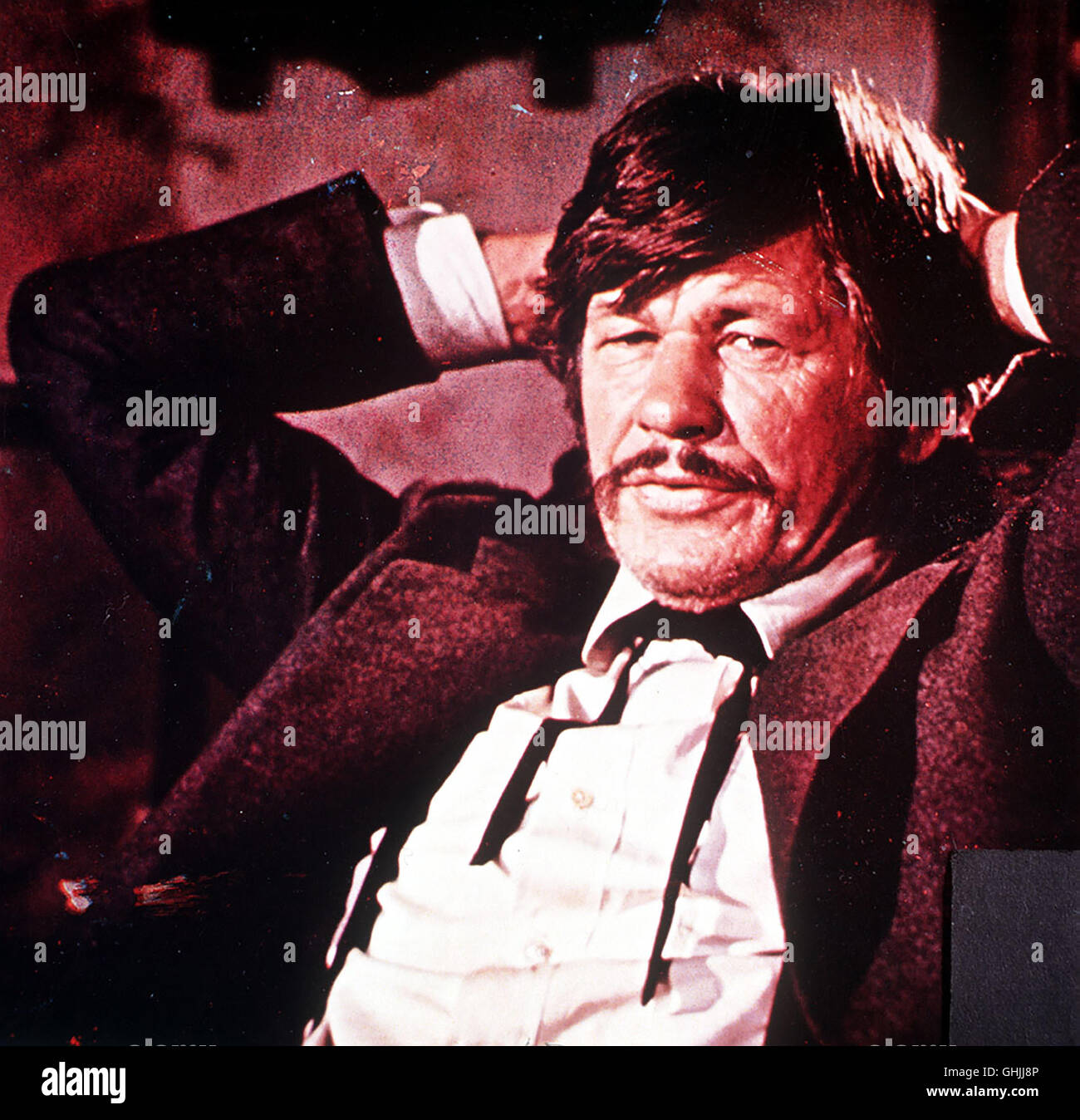 Dorsey (CHARLES BRONSON) hat vor eine Bank zu überfallen, doch dann ...