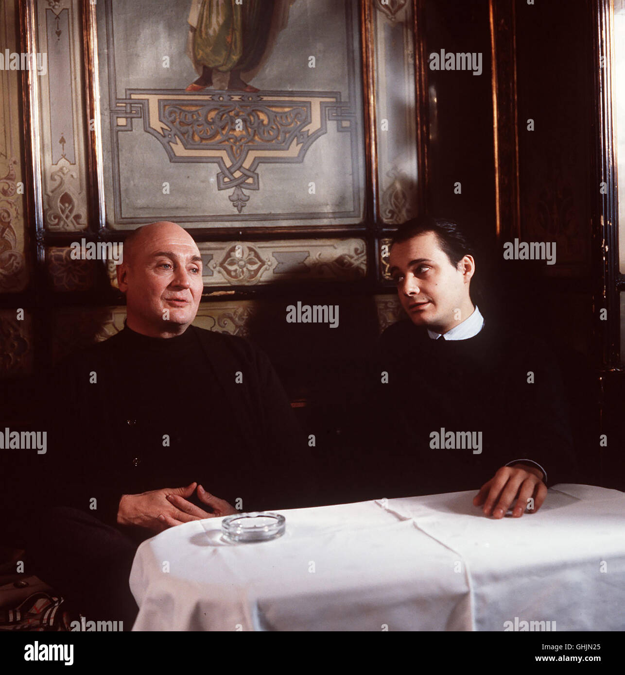 Im Cafe Florida begegnet der Student einem älteren Herrn, einem Edgar ...