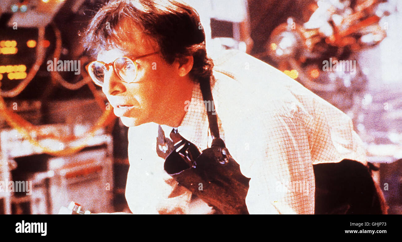 Physikprofessor Wayne Szalinski (RICK MORANIS) experimentiert mit einer ...
