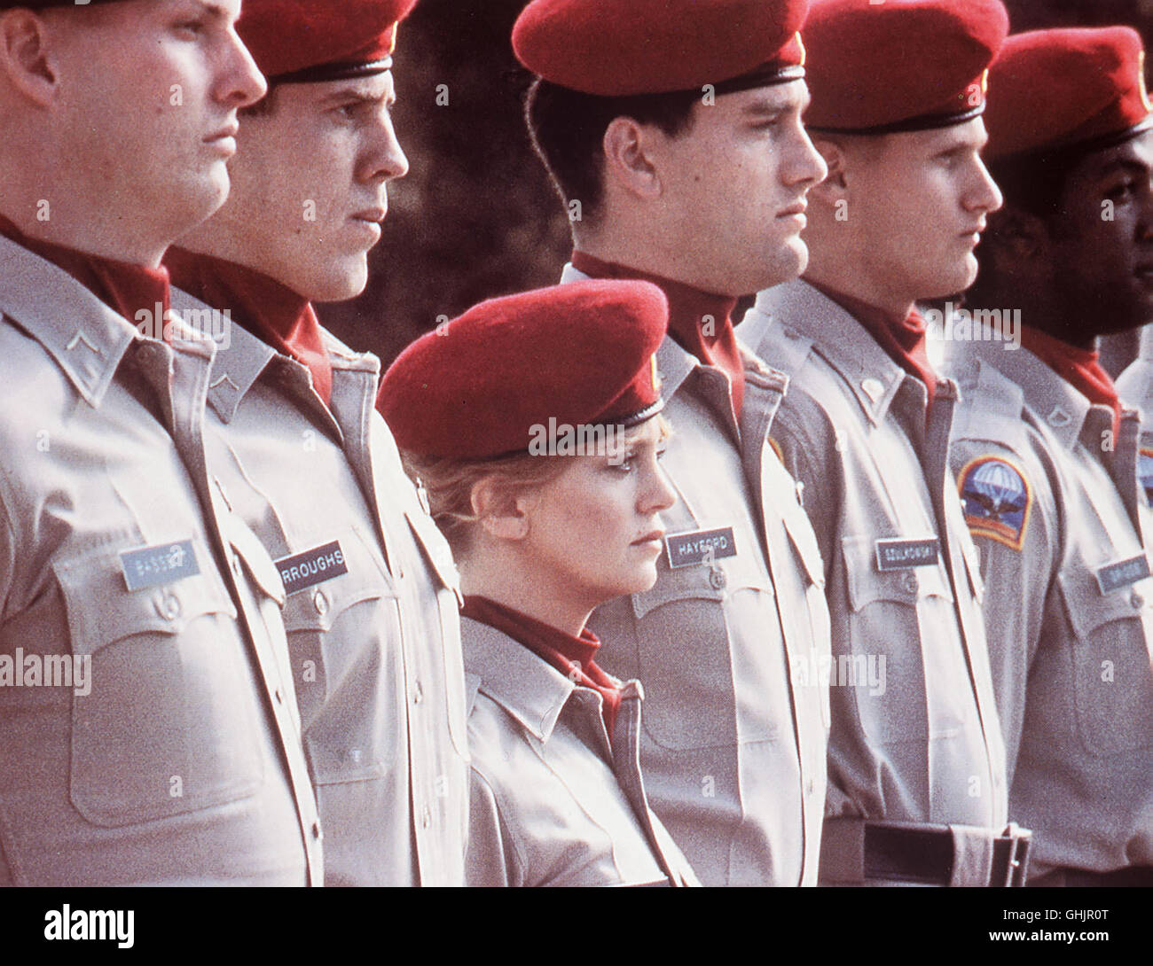 Um sich von ihren Eltern zu emanzipieren, läßt sich die junge, reiche ...