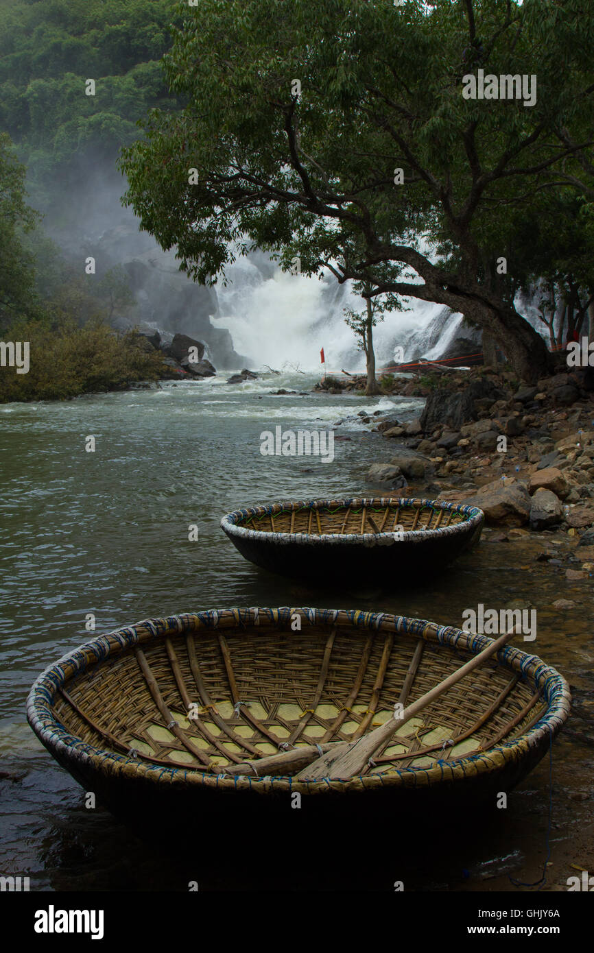 Indian coracles hi-res stock photography and images - Alamy