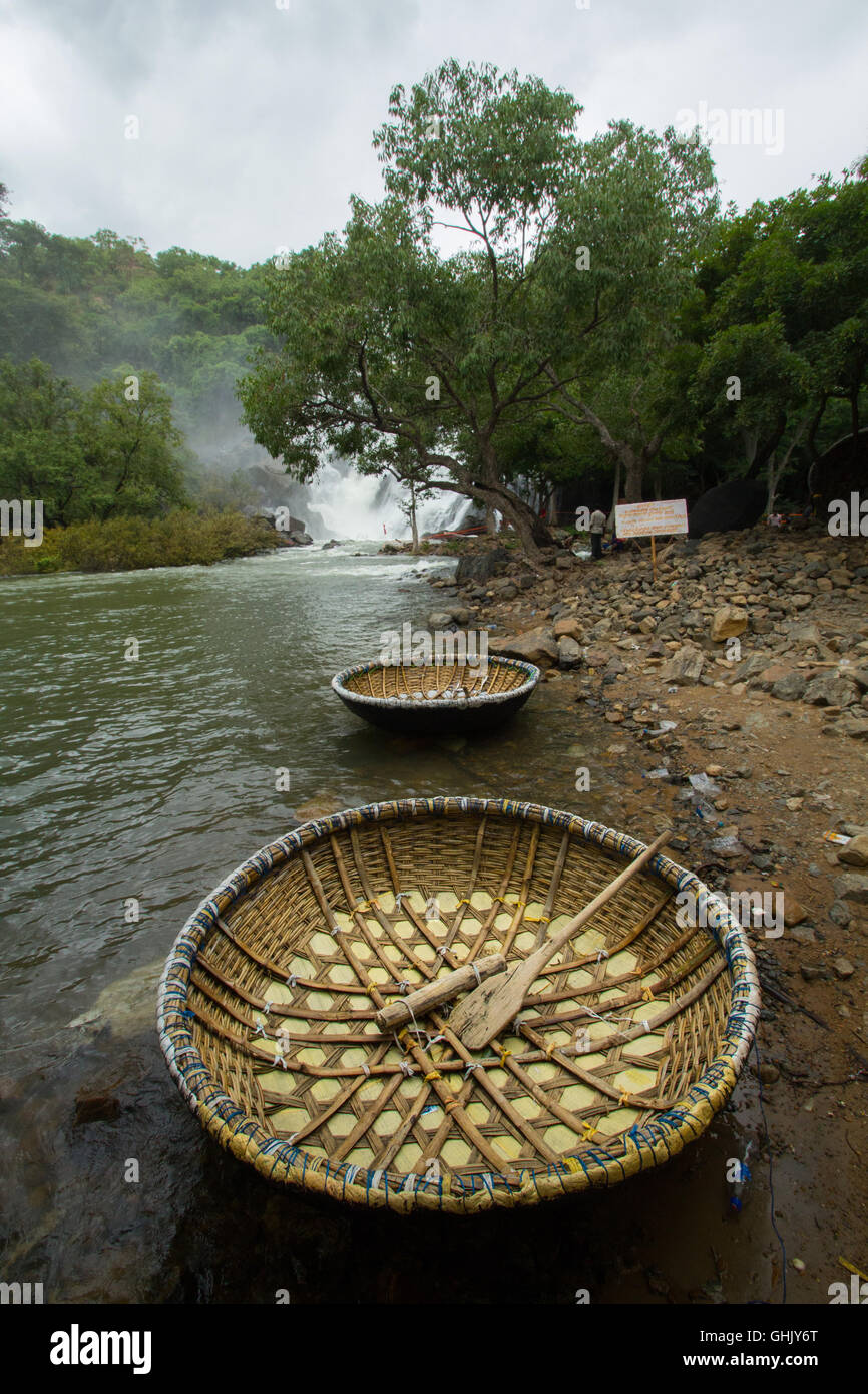 Indian coracles hi-res stock photography and images - Alamy