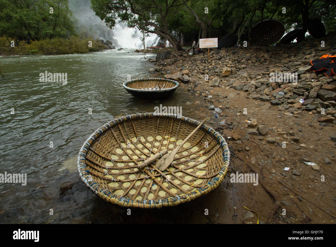 Indian coracles hi-res stock photography and images - Alamy