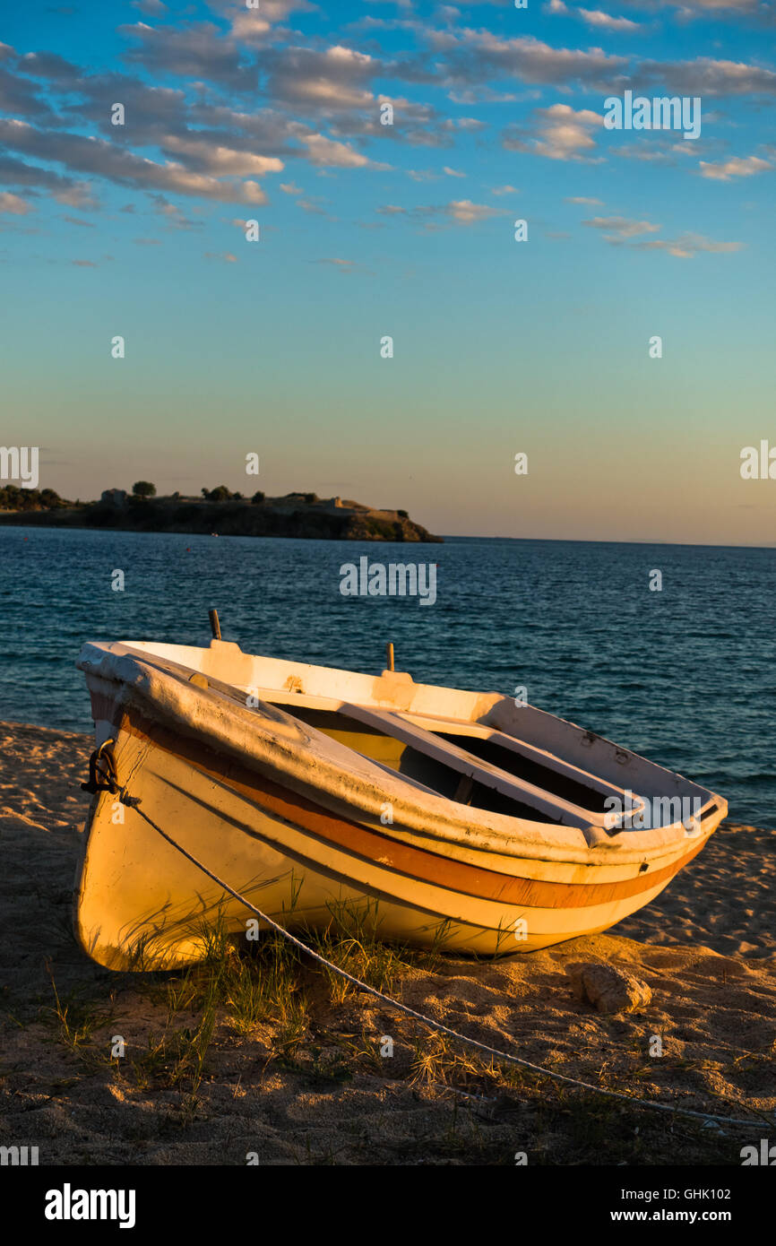 Roman sea boat hi-res stock photography and images - Alamy