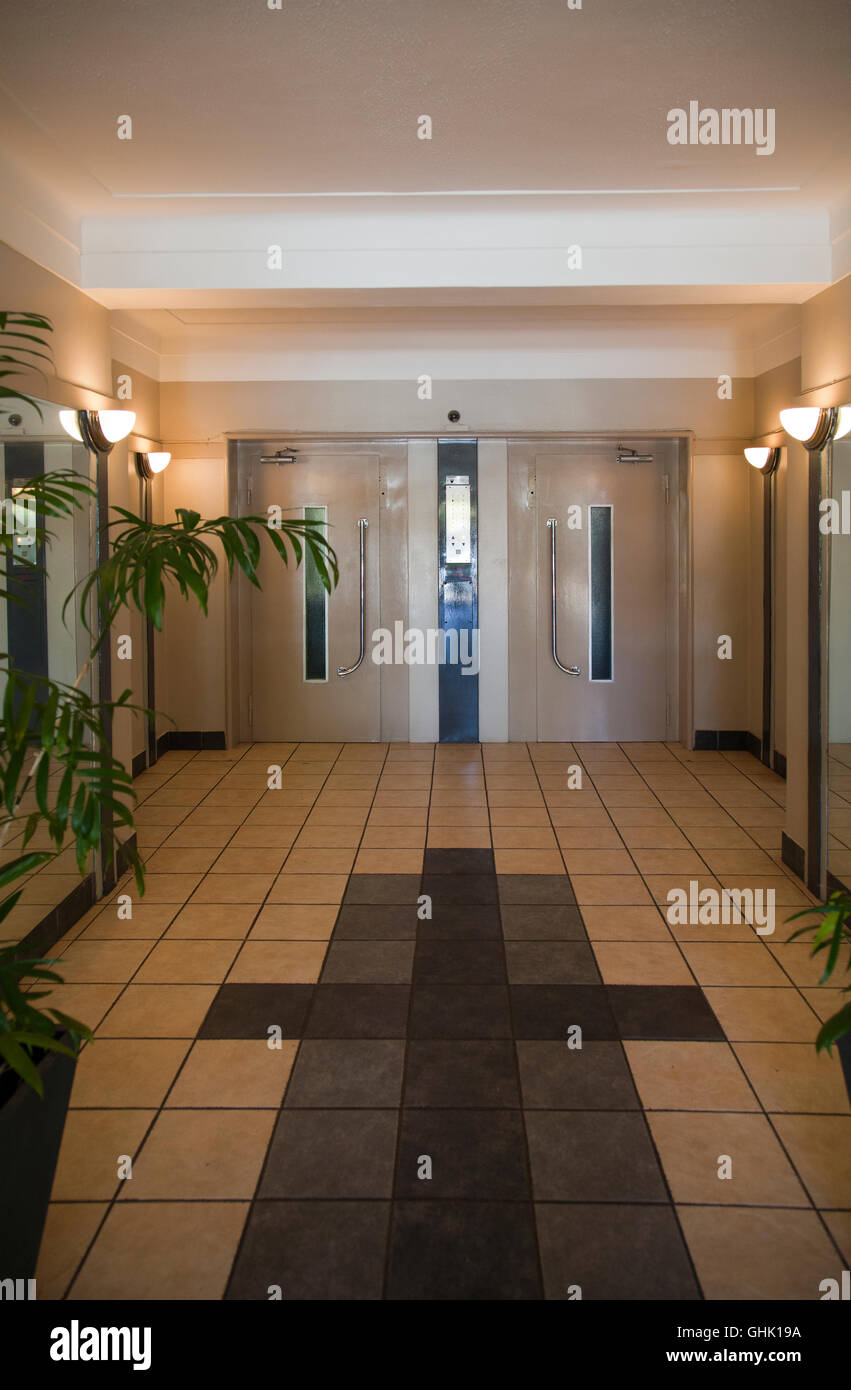 Elevator landing hi-res stock photography and images - Alamy