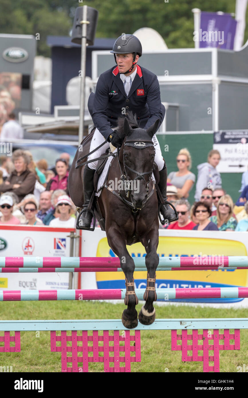 Oliver Townend on Dunbeau Stock Photo - Alamy