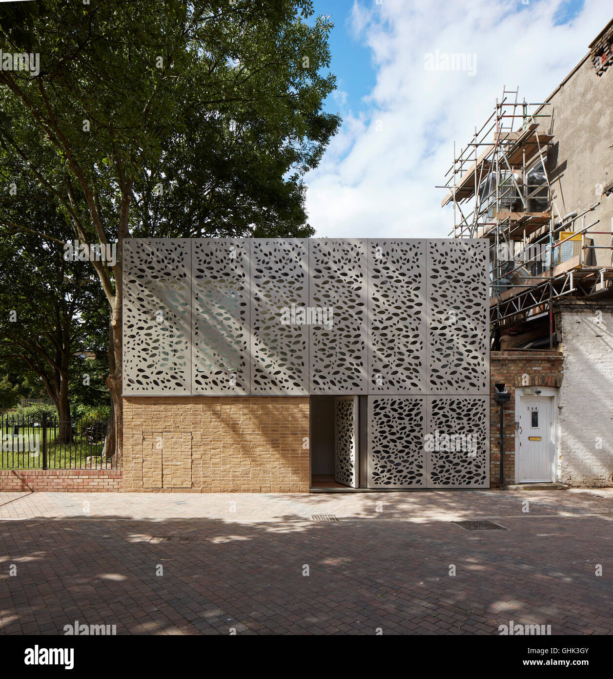 Perforated metal screen architecture hi-res stock photography and ...