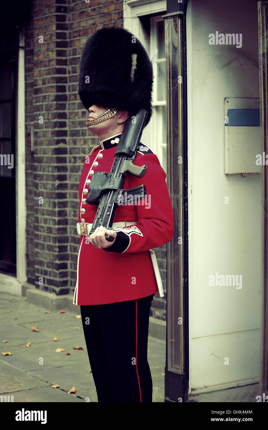 British guard hi-res stock photography and images - Alamy