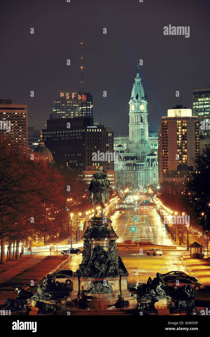 PHILADELPHIA, PENNSYLVANIA - MAR 26: City street view with urban ...