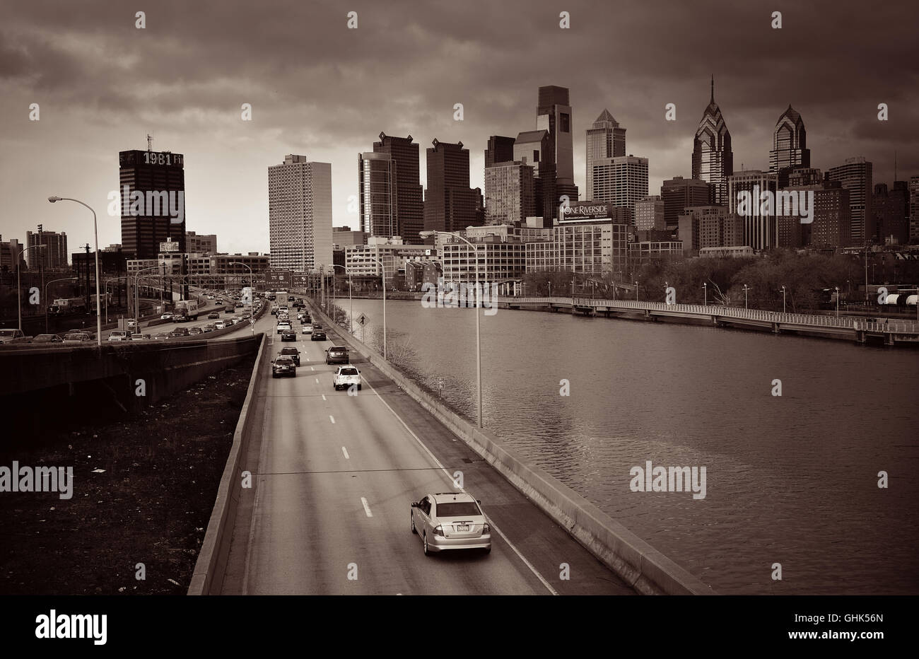 PHILADELPHIA, PENNSYLVANIA - MAR 26: city skyline with highway traffic ...