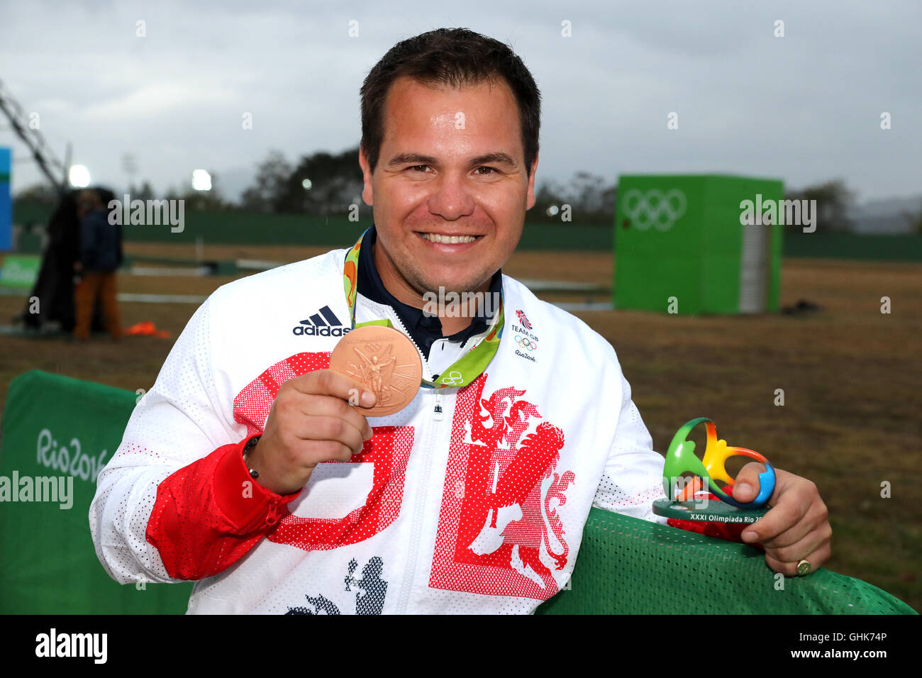 Great Britain's Steven Scott with his bronze medal during the men's ...