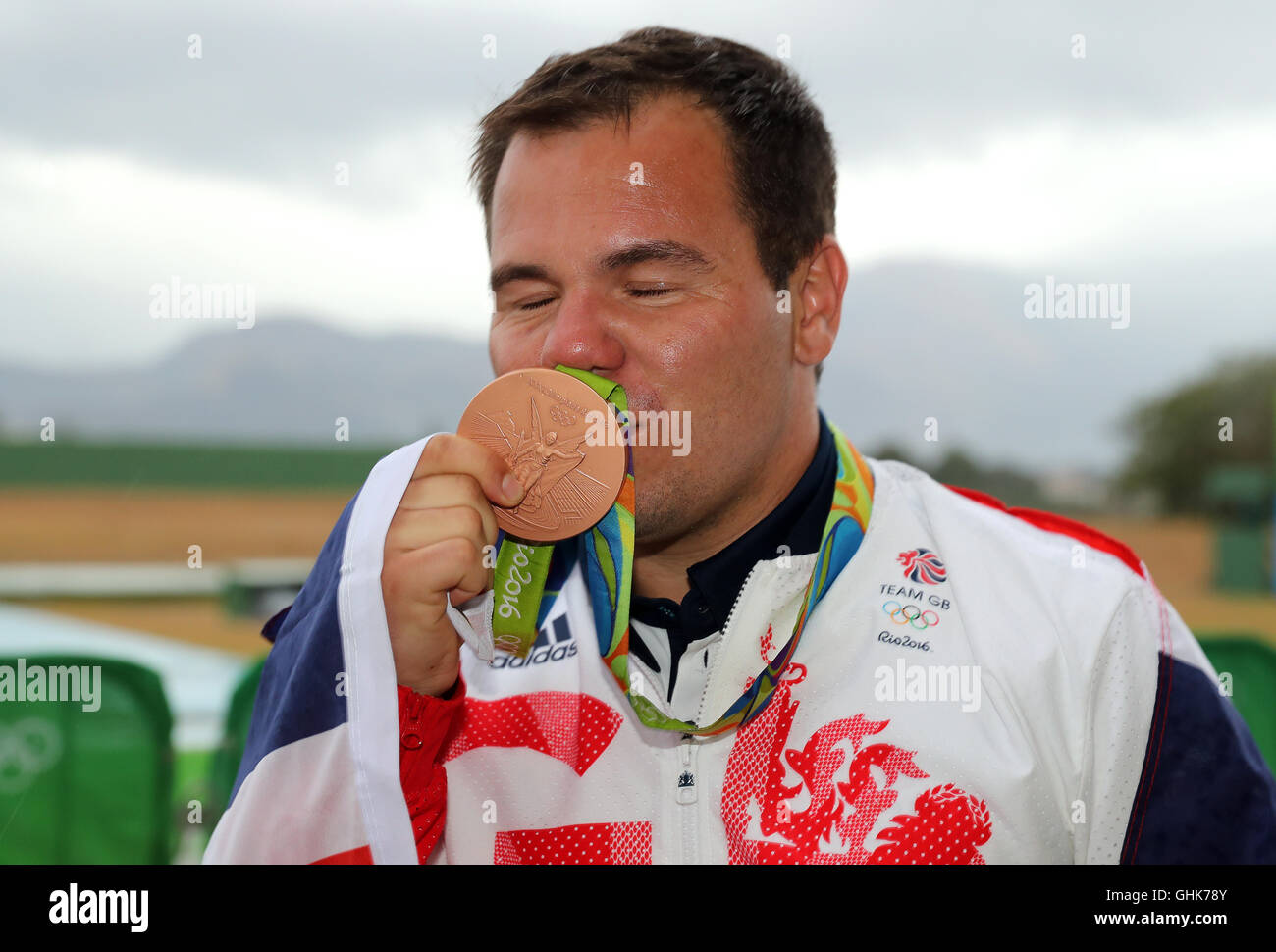 Great Britain's Steven Scott with his bronze medal during the men's ...