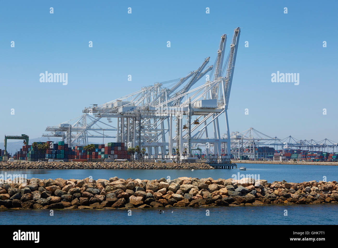Raised gantry crane hi-res stock photography and images - Alamy