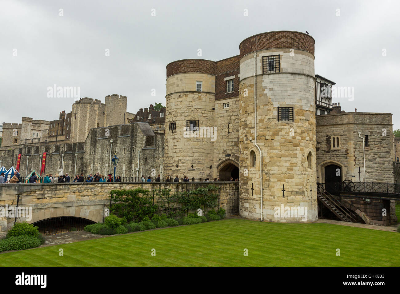 Entrance of the tower of London castle with fortified walls. The castle ...