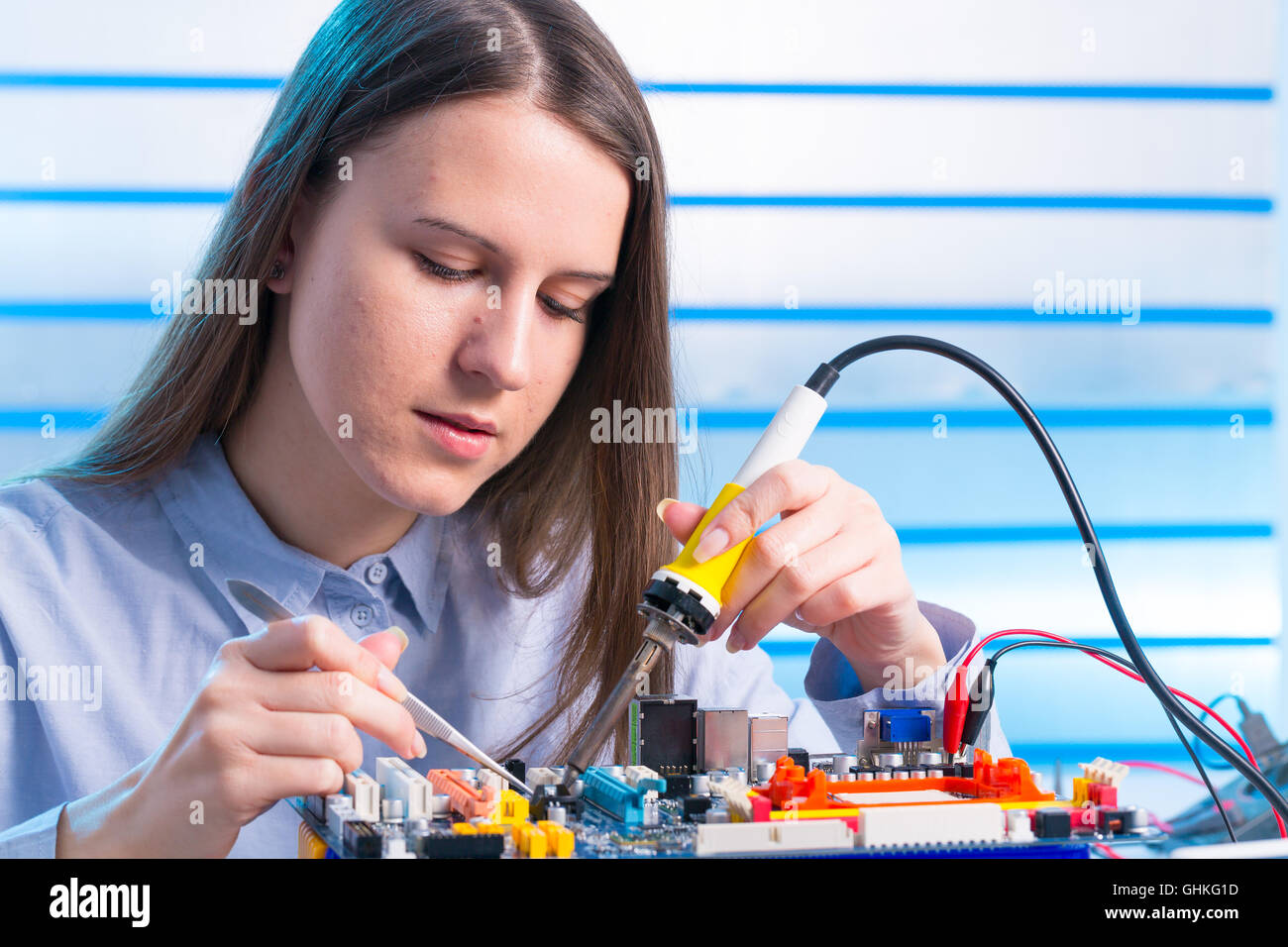 Technician repair hi-res stock photography and images - Alamy