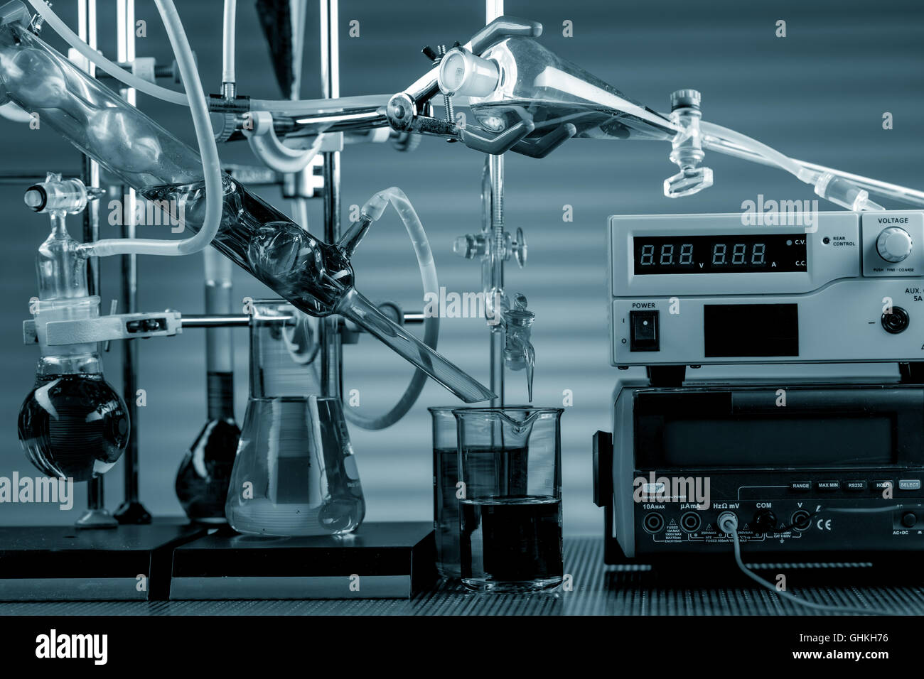 Chemical experiment hi-res stock photography and images - Alamy