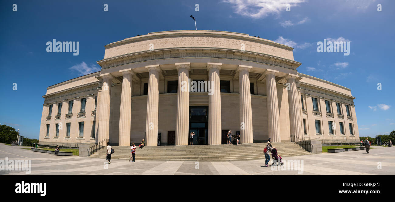AUCKLAND, NZL -JAN 13 2016: Auckland War Memorial Museum Stock Photo ...