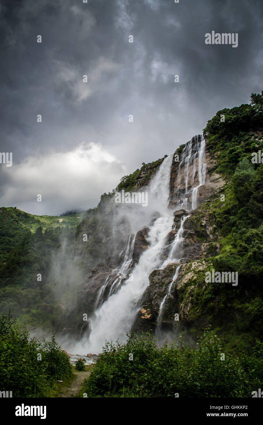 Waterfall kids hi-res stock photography and images - Alamy