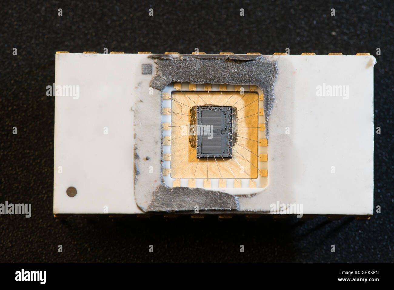 Semiconductor crystal hi-res stock photography and images - Alamy