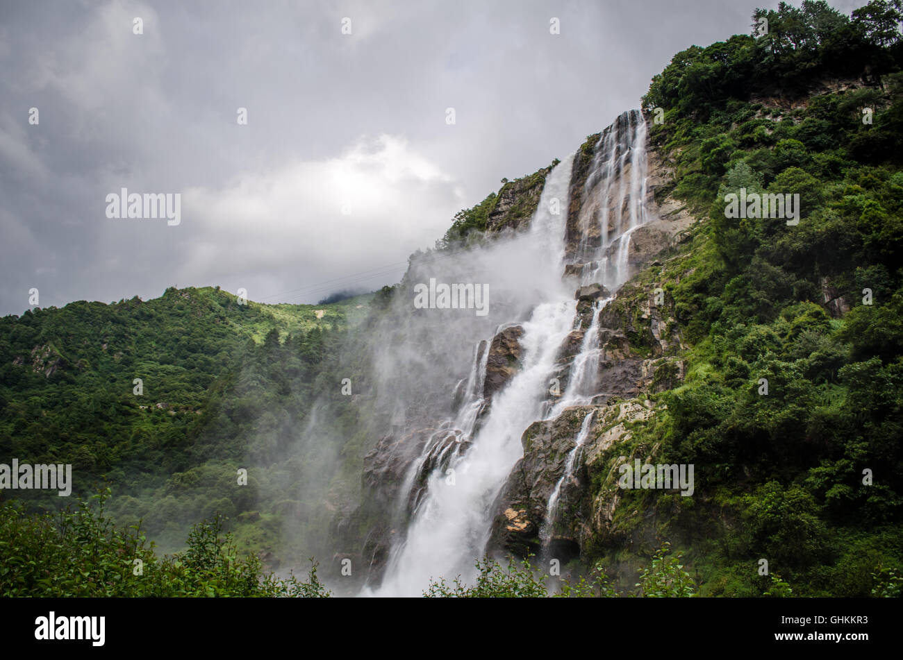 Waterfall arunachal pradesh india hi-res stock photography and images - Alamy
